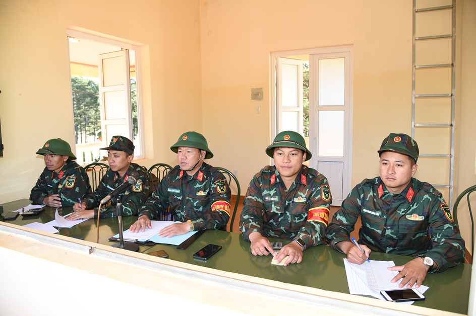 Học viện Lục quân tổ chức kiểm tra bắn đạn thật súng ngắn K54 cho sỹ ...